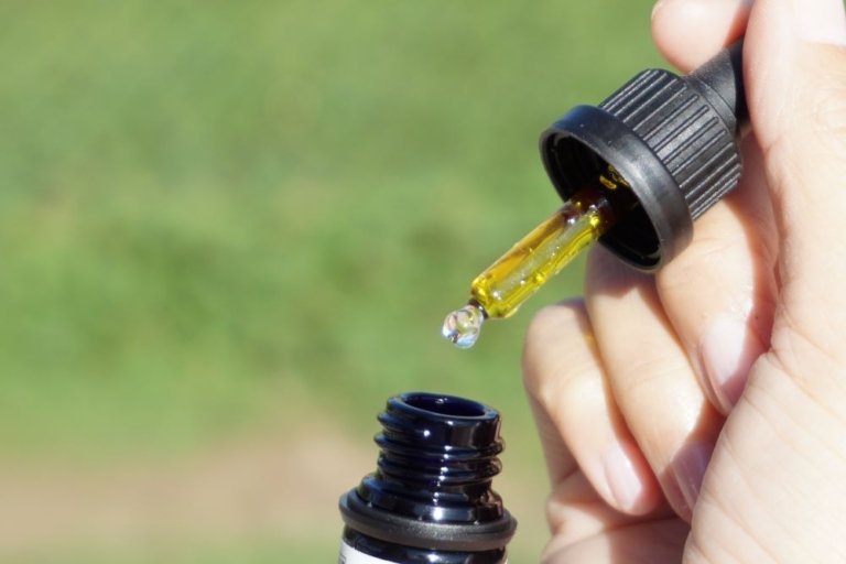 The Power of RSO: Understanding Rick Simpson Oil and Its Benefits